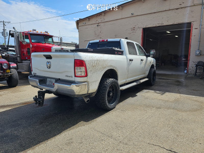 2023 Ram 2500 with 22x10 -19 Vision Rocker and 33/12.5R22 Kenda Klever ...