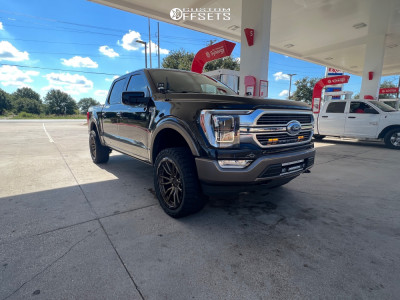 2021 Ford F-150 with 22x10 -13 Fuel Rebel 6 and 33/12.5R22 Venom Power ...