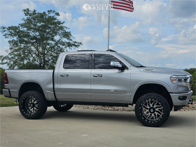 2020 Ram 1500 with 22x12 -44 TIS 544mb and 35/12.5R22 Mickey Thompson ...
