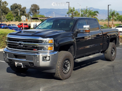 2018 Chevrolet Silverado 2500 HD with 18x9 18 Method MR309 and 35/12 ...