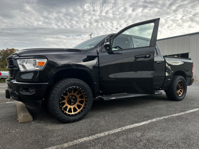 2019 Ram 1500 with 18x9 -12 Method MR305 and 33/12.5R18 Toyo Tires Open ...