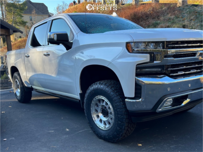 2019 Chevrolet Silverado 1500 with 18x9 18 Method Mr315 and 285/75R18 ...