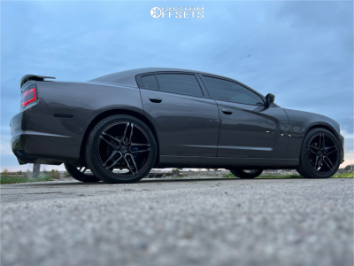2014 Dodge Charger with 22x9 39 Savini Bm17 and 265/40R22 Delinte D8 ...