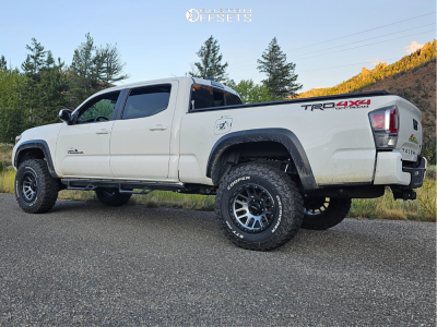 2021 Toyota Tacoma with 17x9 -12 Vision Nemesis 111 and 285/70R17 ...