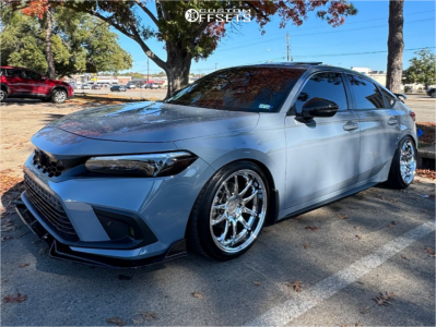 2023 Honda Civic with 18x9.5 30 Aodhan Ds02 and 235/40R18 Continental ...