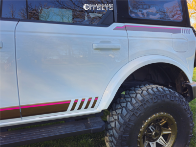 2022 Ford Bronco with 17x9 -12 Blaque Diamond Bd-o102 and 37/12.5R17 ...