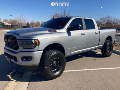 2022 Ram 2500 with 17x9 -12 Fuel Boost and 37/12.5R17 Maxxis Razr AT ...