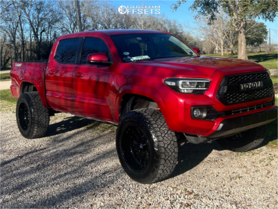 2019 Toyota Tacoma with 20x12 -44 TIS 547b and 33/12.5R20 Nitto Recon ...