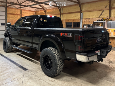 2017 Ford F-250 Super Duty with 20x12 -54 Method Mr605 and 37/13.5R20 ...