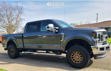 2017 Ford F-250 Super Duty with 18x9 18 Method MR305 and 305/70R18 ...