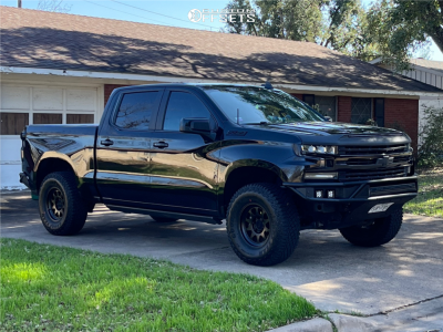 2021 Chevrolet Silverado 1500 with 17x8.5 0 Method Mr701 and 315/70R17 ...
