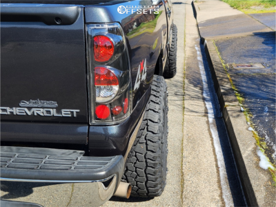 2004 Chevrolet Silverado 1500 with 17x9 -12 Method Mr701 and 33/12.5R17 ...