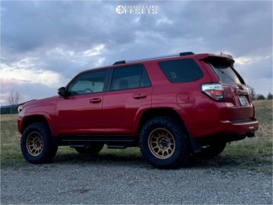 2022 Toyota 4Runner with 17x9 -12 Method Mr703 and 33/12.5R17 Venom ...