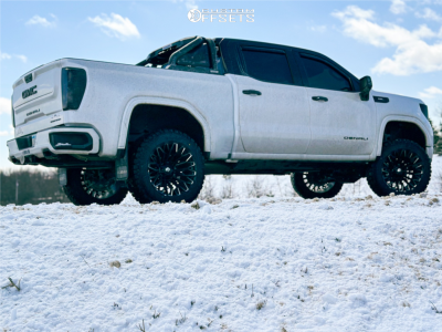 2022 GMC Sierra 1500 with 22x12 -44 Fuel Strike and 35/12.5R22 Kenda ...