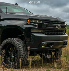 2020 Chevrolet Silverado 1500 with 24x12 -44 Hostile Venom and 35/12 ...