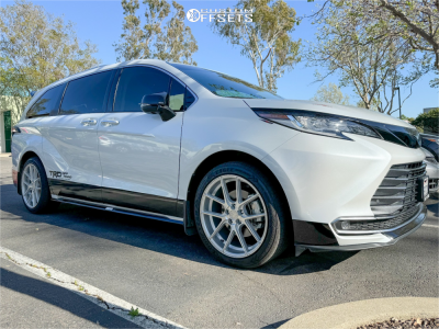 2023 Toyota Sienna with 20x9 32 Aodhan Aff3 and 235/50R20 Goodyear ...