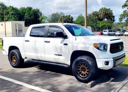 2018 Toyota Tundra with 18x9 25 Method MR305 and 285/70R18 Toyo Tires ...