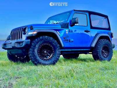 2021 Jeep Wrangler with 17x9 -12 Fuel Covert and 35/12.5R17 Gladiator ...