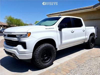 2022 Chevrolet Silverado 1500 with 18x8.5 -18 Method Mr305 and 35/12 ...