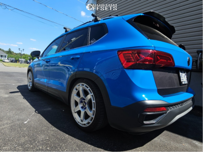 2022 Volkswagen Taos with 19x8.5 45 Rotiform Kb1 and 225/40R19 ...