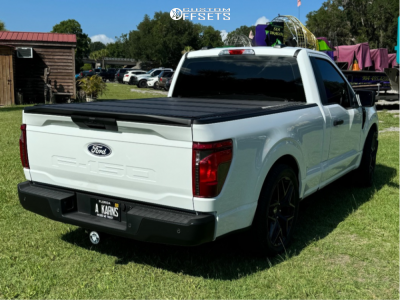 2024 Ford F-150 with 22x9.5 30 Niche Vice and 305/40R22 Toyo Tires ...
