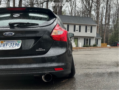 2014 Ford Focus with 18x9.5 30 ARC Ar5 and 225/40R18 Vercelli Strada Ii ...