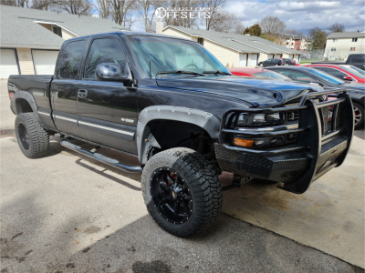 1999 Chevrolet Silverado 1500 with 20x10 -24 Moto Metal Mo970 and 305 ...