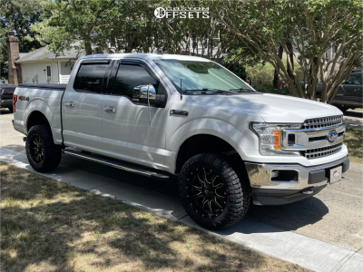 2019 Ford F-150 with 20x9 1 Fuel Vandal and 33/11.5R20 Radar Renegade ...