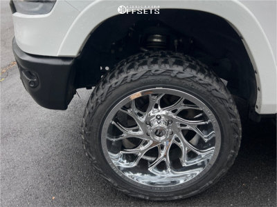 2023 Ram 1500 with 22x12 -44 Fuel Runner and 33/12.5R22 Mickey Thompson ...