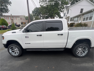 2023 Ram 1500 with 22x12 -44 Fuel Runner and 33/12.5R22 Mickey Thompson ...