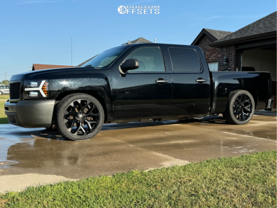 2009 Chevrolet Silverado 1500 with 22x9 24 4Play Cv98 and 285/40R22 ...