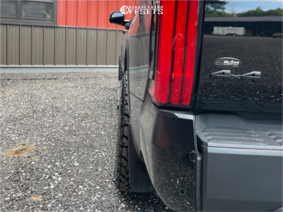 2023 Toyota Tundra with 18x9 12 DX4 Rebel and 265/75R18 Venom Power ...