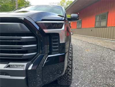 2023 Toyota Tundra with 18x9 12 DX4 Rebel and 265/75R18 Venom Power ...