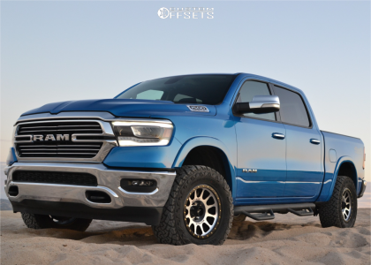 2020 Ram 1500 with 18x9 -12 Method MR305 and 33/12.5R18 Venom Power ...