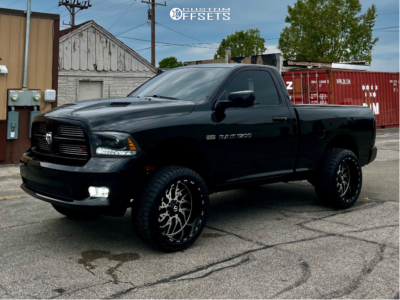 2012 Ram 1500 with 22x12 -44 TIS 544mb and 33/12.5R22 Prinx HiCountry R ...