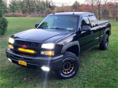 2005 Chevrolet Silverado 1500 with 17x8.5 0 Method Mr305 and 285/70R17 ...
