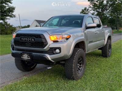2019 Toyota Tacoma with 17x9 -12 Fuel Torque and 285/70R17 BFGoodrich ...