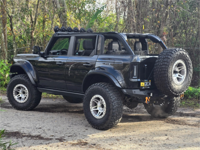 2024 Ford Bronco with 17x9 -44 Method Mr106 and 37/12.5R17 Kenda Klever ...