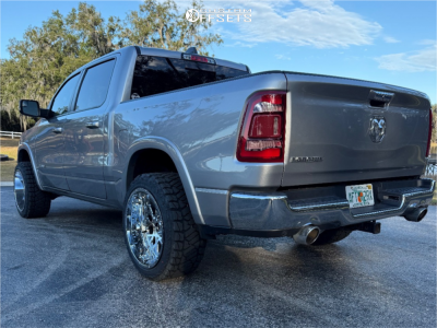 2022 Ram 1500 with 22x12 -51 Vision Rocker and 33/12.5R22 Kelfire Dmr ...