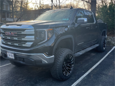 2024 GMC Sierra 1500 with 22x10 -18 Fuel Strike and 35/12.5R22 Fury ...