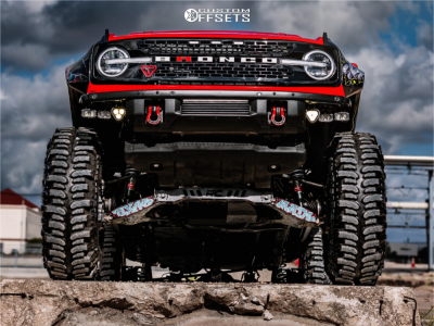 2022 Ford Bronco Sasquatch with 22x12 -44 Vossen Hf6-4 and 42/13.5R22 ...