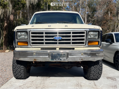 1981 Ford Bronco with 15x10 -46 Ultra Type 164 and 33/12.5R15 Wrangler ...