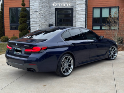 2022 BMW M550i XDrive with 20x9 25 HRE FlowForm Ff21 and 245/35R20 ...