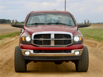 2006 Dodge Ram 2500 with 22x14 -76 Vision Brawl and 35/12.5R22 Toyo ...