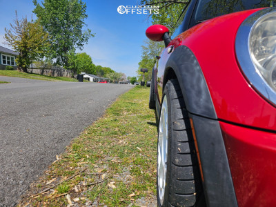 2005 Mini Cooper with 17x7.5 30 Fifteen52 Turbomac and 215/45R17 Falken ...