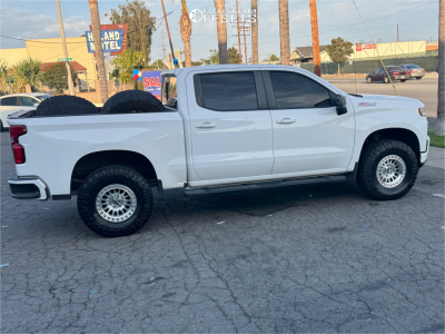 2019 Chevrolet Silverado 1500 with 17x8.5 25 KMC KM552 and 35/12.5R17 ...