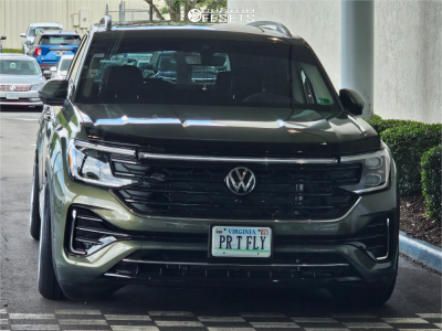 2025 Volkswagen Atlas with 21x11 28 Rotiform Btl and 275/40R21 ...