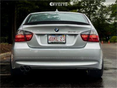 2006 BMW 325xi with 18x9 22 Kansei Astro and 245/35R18 Continental ...