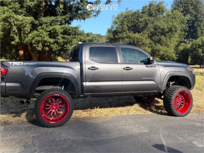 2019 Toyota Tacoma with 22x12 -51 Vision Riot and 33/12.5R22 TIS Tt1 ...