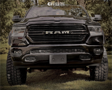 2020 Ram 1500 with 22x12 -44 TIS 544gb and 35/12.5R22 RBP Repulsor Xt ...